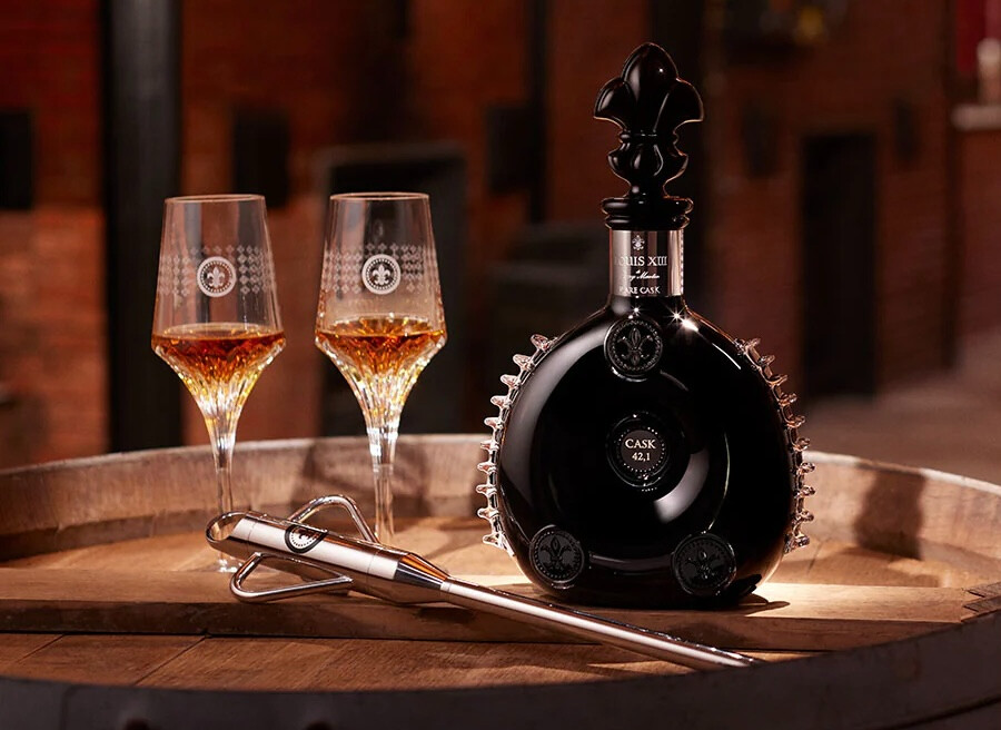 「路易十三：黑蘊42.1」：LOUIS XIII全新Rare Cask系列 探索時間與自人的極致魅力 - 評酒趣